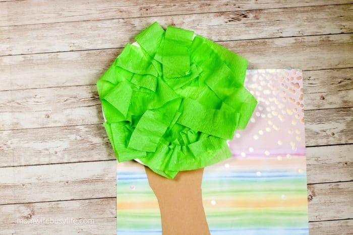 Earth Day Tree Craft for Kids - Mom. Wife. Busy Life.