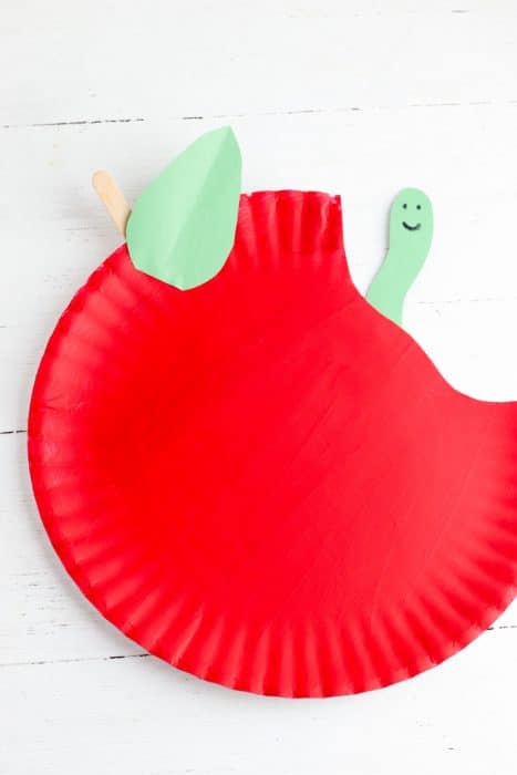 Back to School Apple Paper Plate Craft for Kids - Mom. Wife. Busy Life.