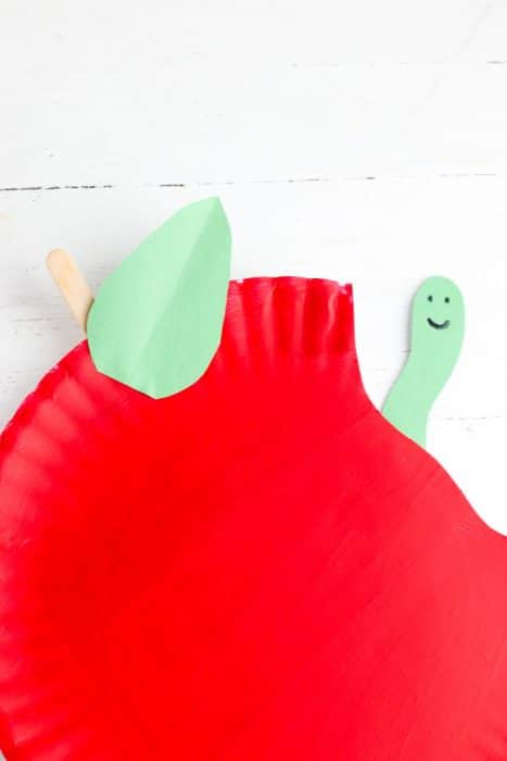 Back to School Apple Paper Plate Craft for Kids - Mom. Wife. Busy Life.