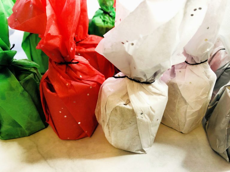 Toilet Paper Roll Christmas Countdown Poppers - Mom. Wife. Busy Life.