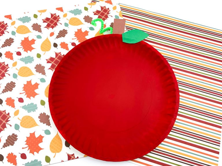 Fall Paper Plate Apple Craft - Mom. Wife. Busy Life.