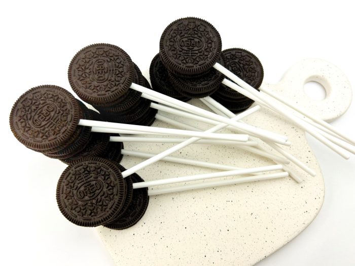 Halloween Oreo Pops - Mom. Wife. Busy Life.