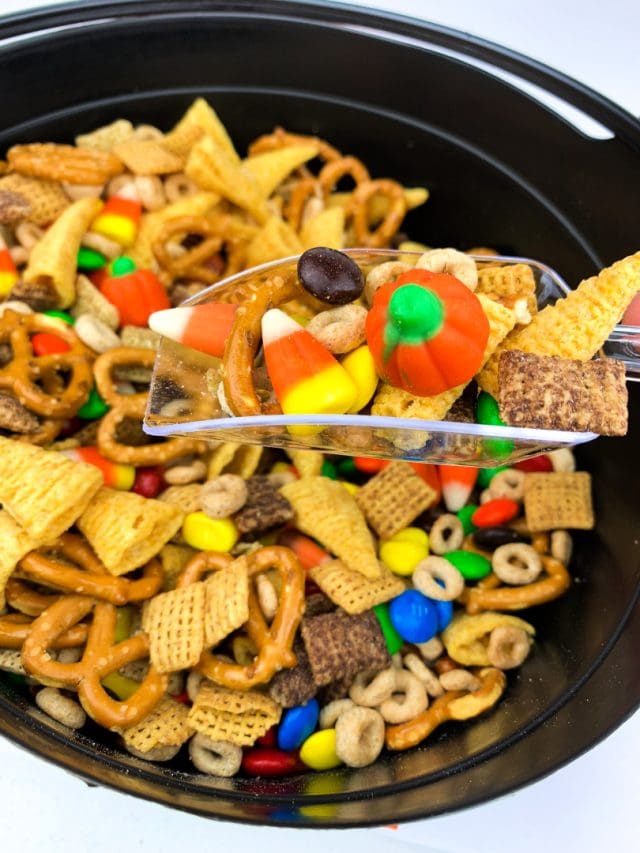 Halloween Trail Mix Recipe - Mom. Wife. Busy Life.