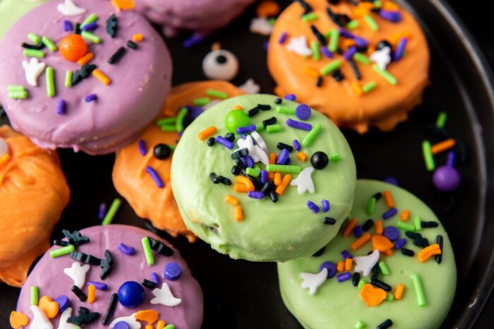 Chocolate Covered Halloween Oreos - Mom. Wife. Busy Life.